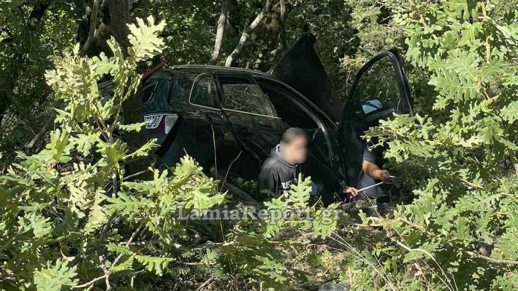Φθιώτιδα: Αυτοκίνητο έφυγε σε χαράδρα - Πως γλύτωσε η οδηγός του (ΦΩΤΟ) - Lamia Report